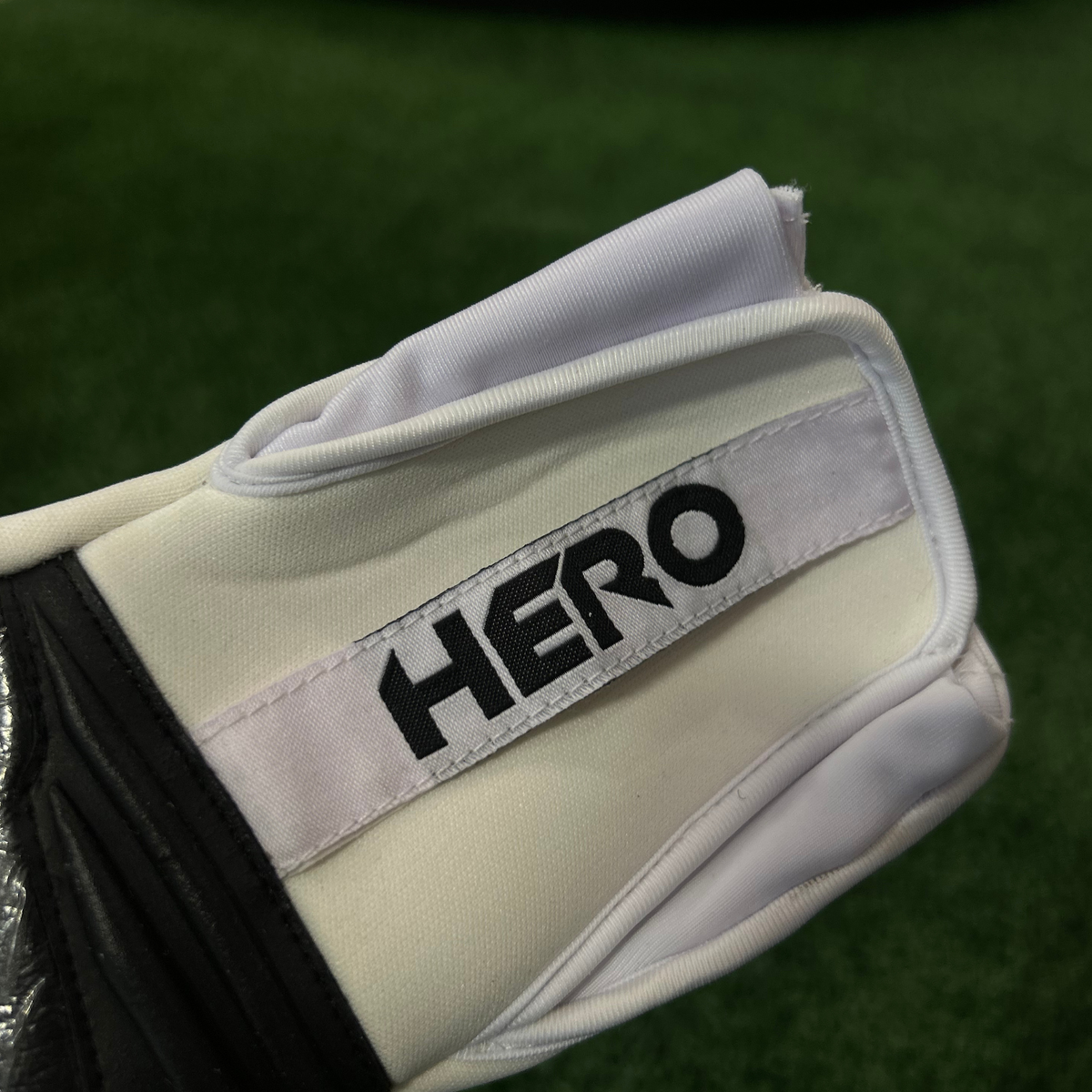 Hero Eleven Nordiq Negative Cut NON FS GK Glove – World Of Soccer Canada